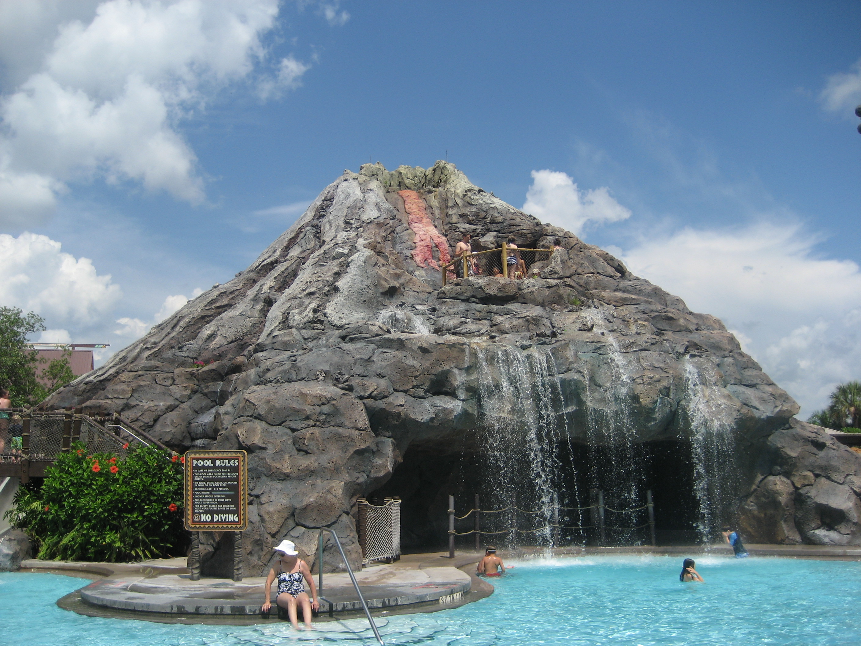 Barefoot Pool Bar at Disney’s Polynesian Resort | The Tiki Chick