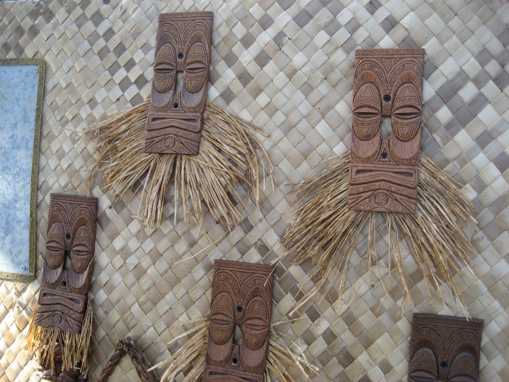 Tonga Hut | The Tiki Chick | Page 3