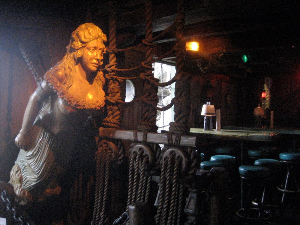 Mai-Kai Happy Hour at the Molokai Bar | The Tiki Chick